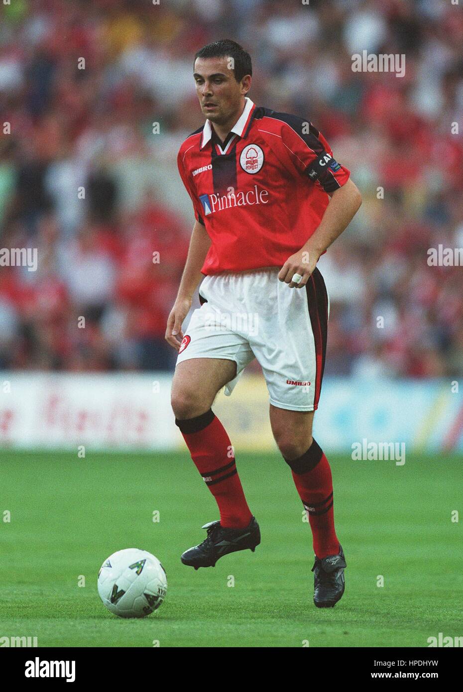 STEVE CHETTLE NOTTINGHAM FOREST FC 18 August 1997 Stock Photo - Alamy