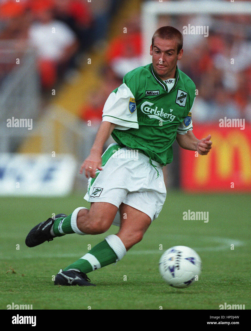 ANDY DOW HIBERNIAN FC 19 August 1997 Stock Photo - Alamy