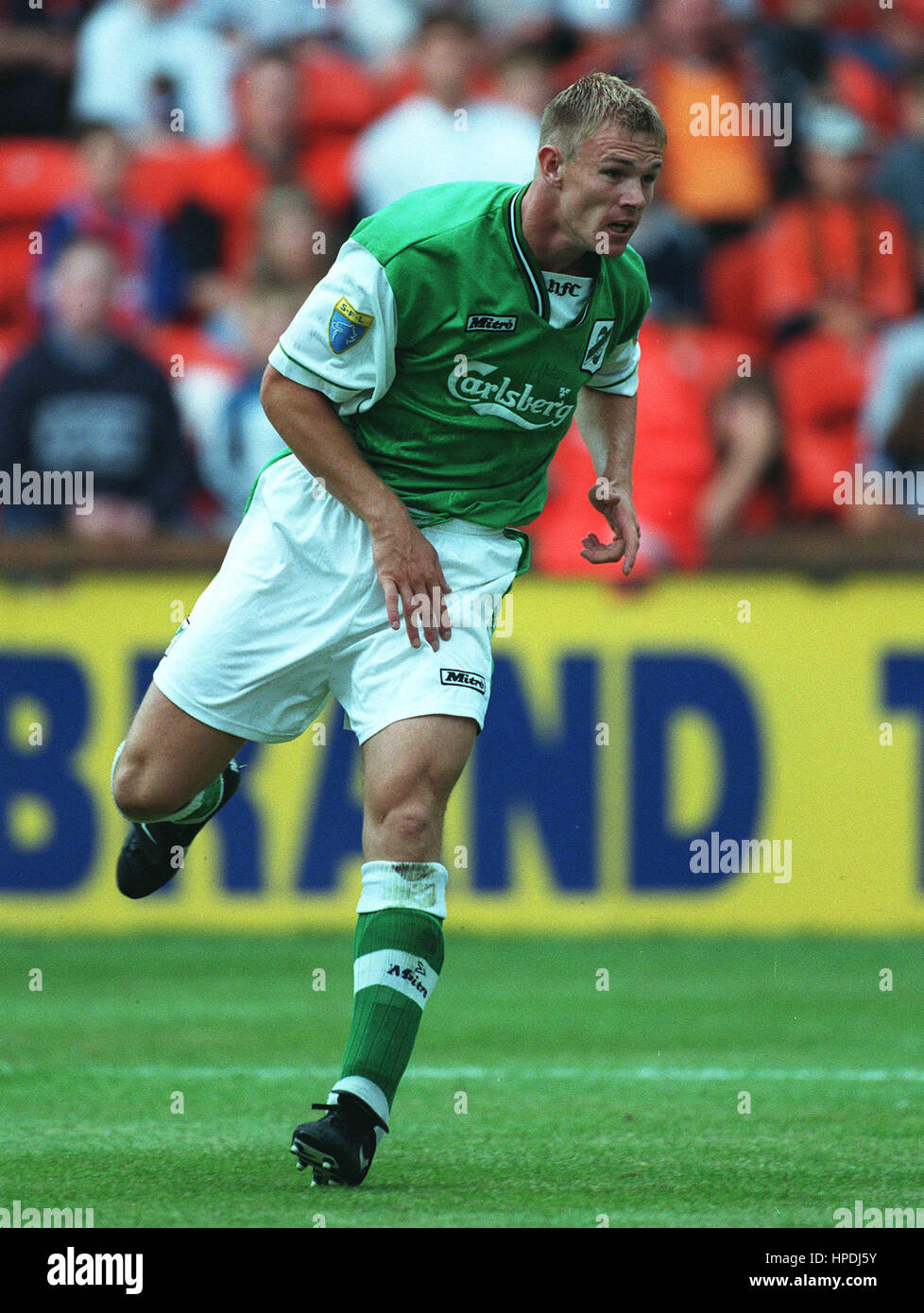 PAUL TOSH HIBERNIAN FC 19 August 1997 Stock Photo - Alamy