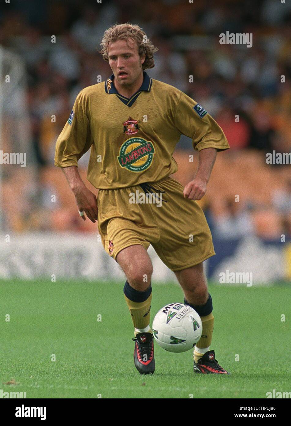 MICHAEL GRAY SUNDERLAND FC 23 August 1997 Stock Photo - Alamy