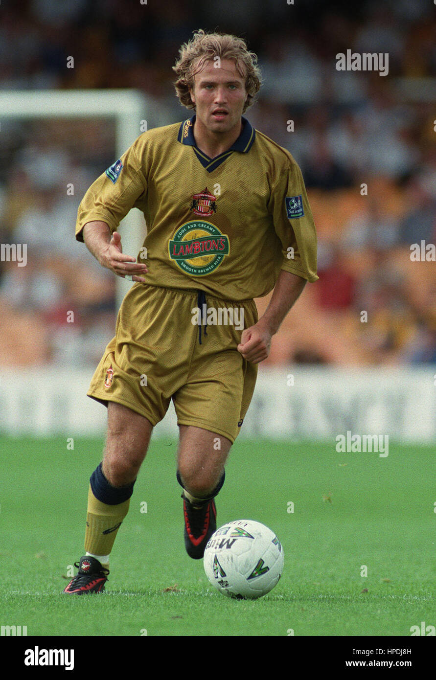 MICHAEL GRAY SUNDERLAND FC 23 August 1997 Stock Photo - Alamy