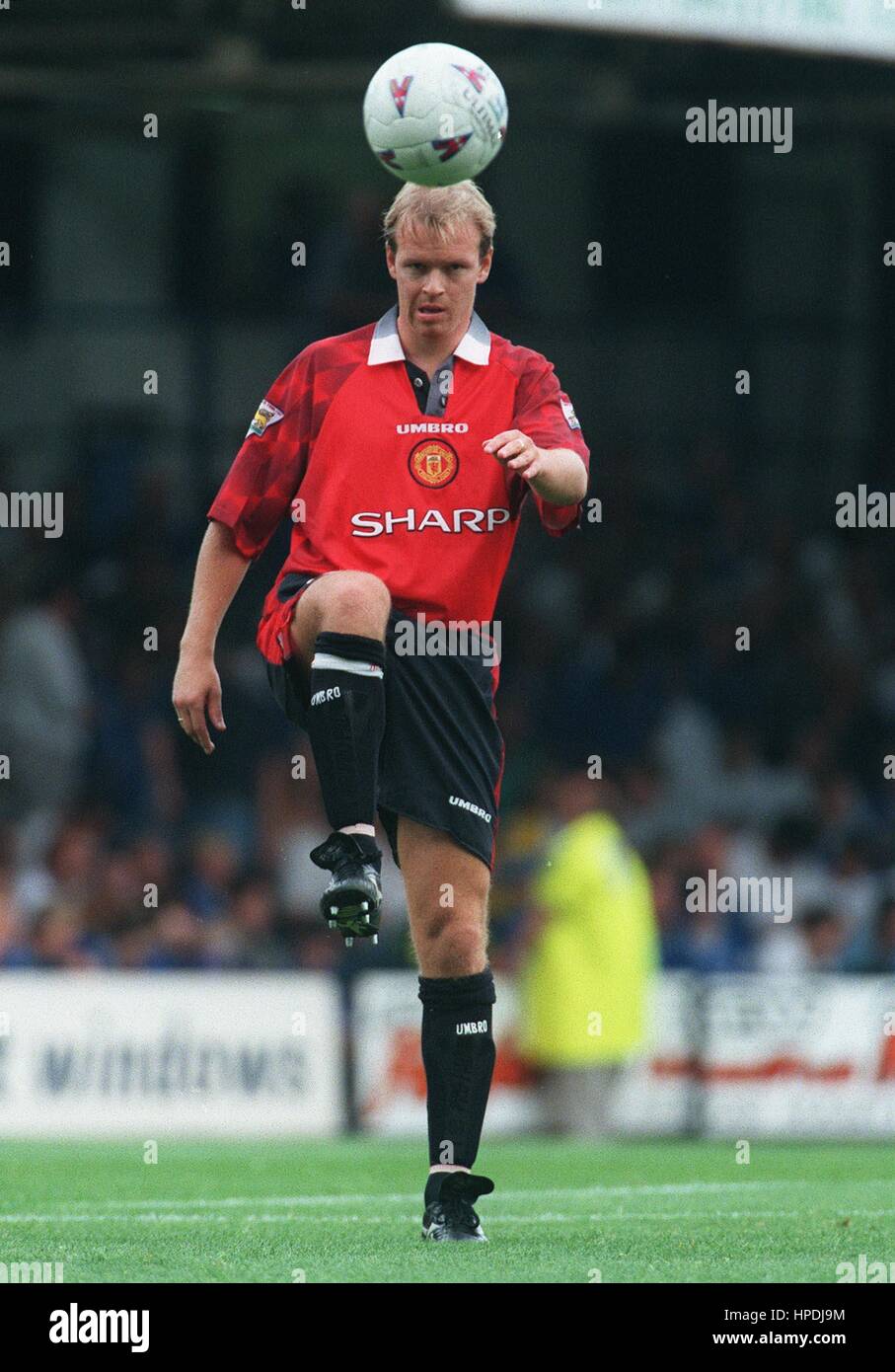 HENNING BERG MANCHESTER UNITED FC 23 August 1997 Stock Photo - Alamy