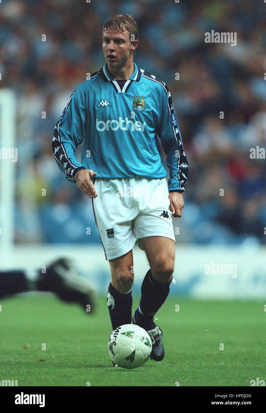 TONY VAUGHAN MANCHESTER CITY FC 24 August 1997 Stock Photo - Alamy