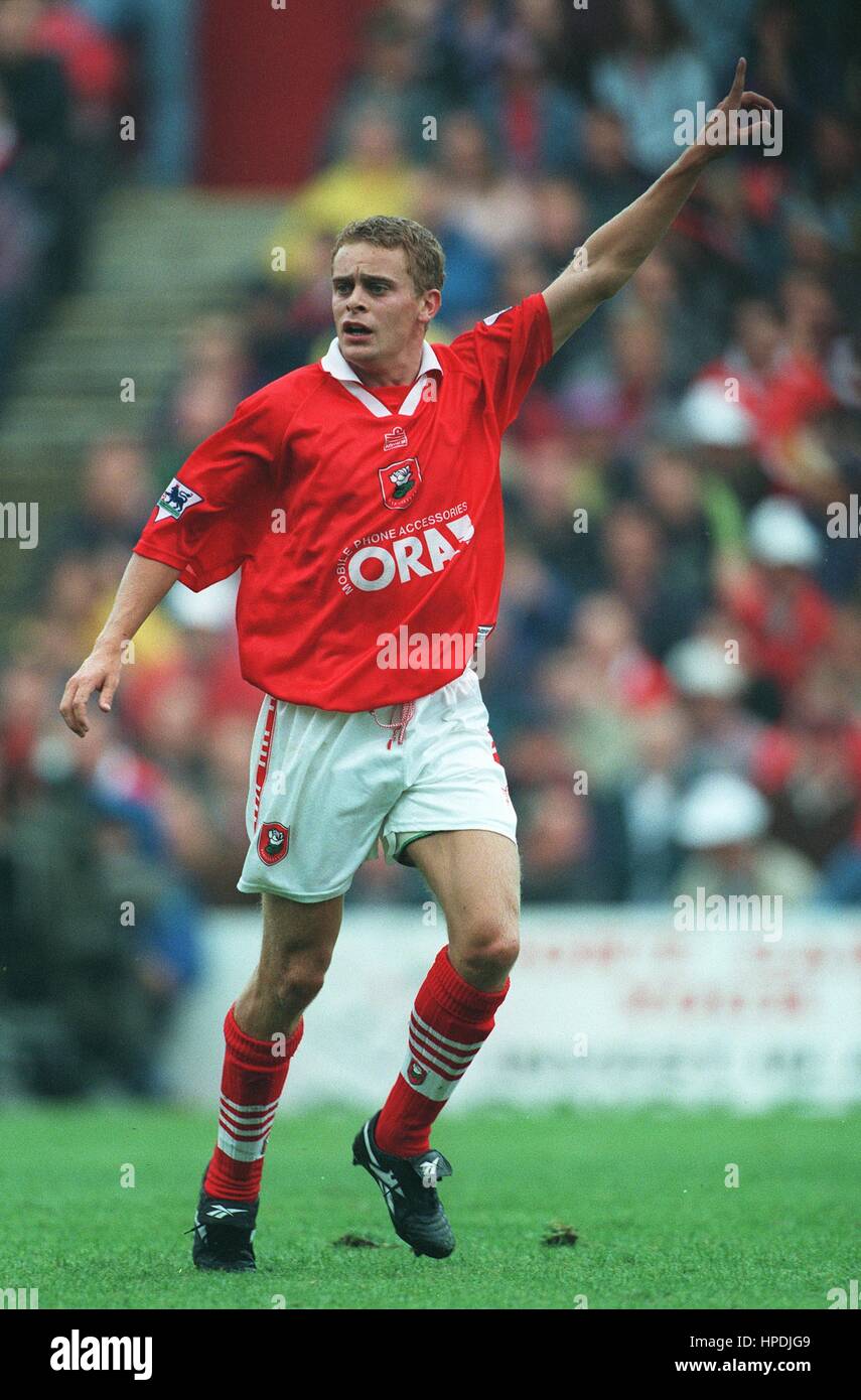 MARTIN BULLOCK BARNSLEY FC 24 August 1997 Stock Photo - Alamy