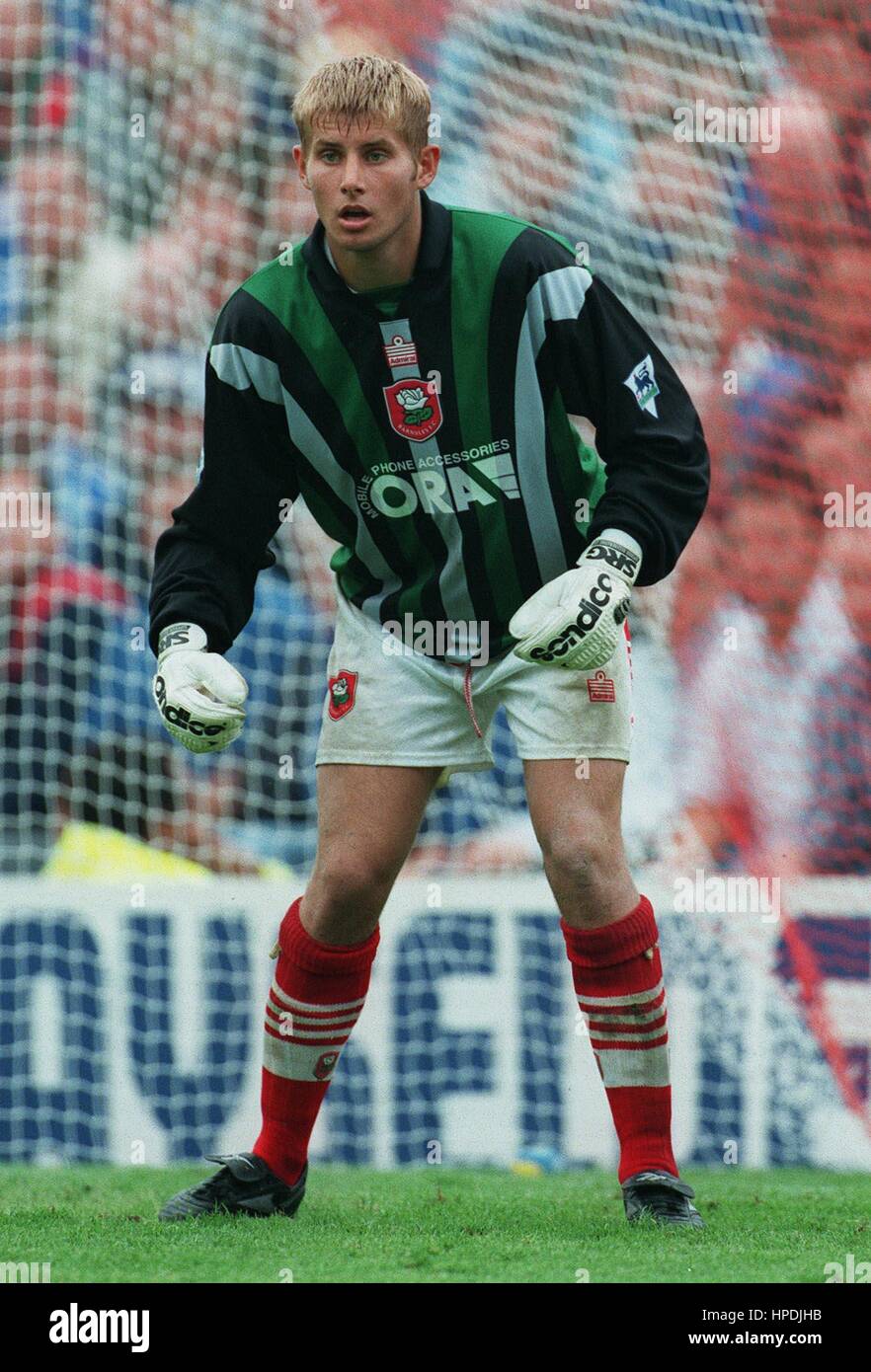 DAVID WATSON BARNSLEY FC 24 August 1997 Stock Photo - Alamy