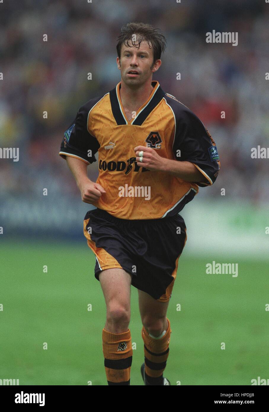 STEVE FROGGATT WOLVERHAMPTON WANDERERS FC 25 August 1997 Stock Photo ...