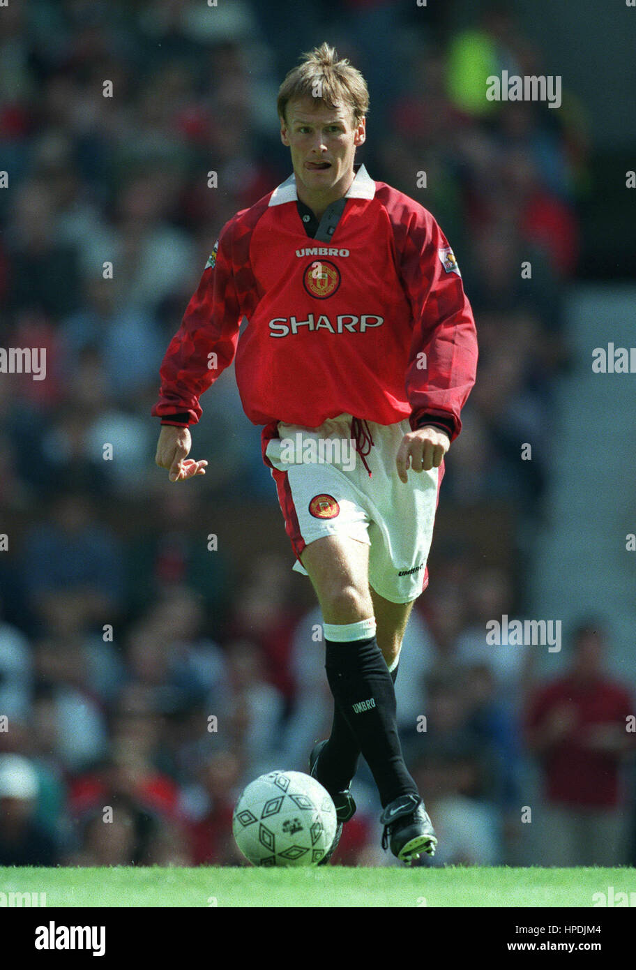TEDDY SHERINGHAM MANCHESTER UNITED FC 31 August 1997 Stock Photo - Alamy