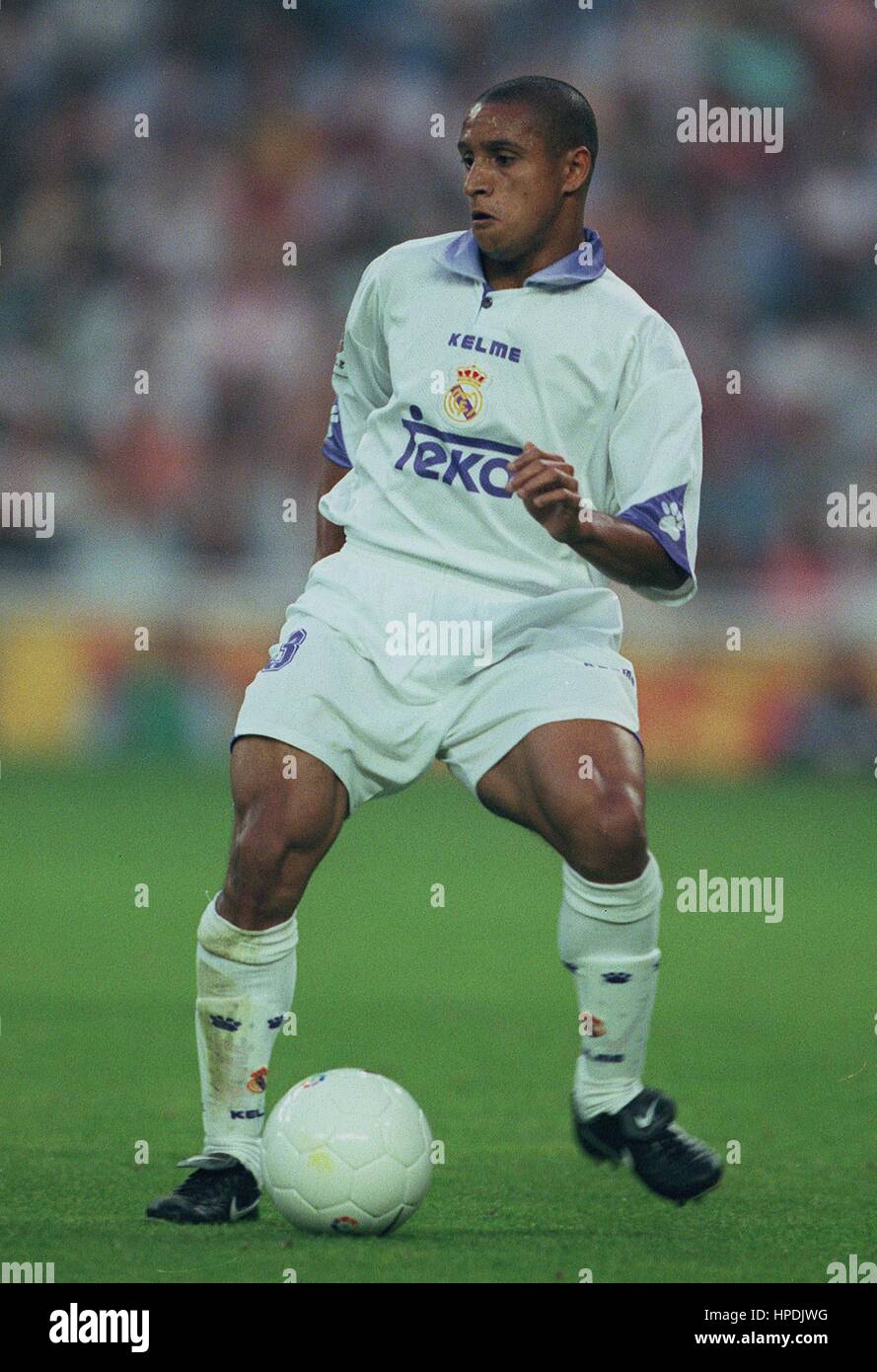 Real madrid roberto carlos 1997 hi-res stock photography and images - Alamy Real madrid roberto carlos 1997 hi-res stock photography and images - Alamy