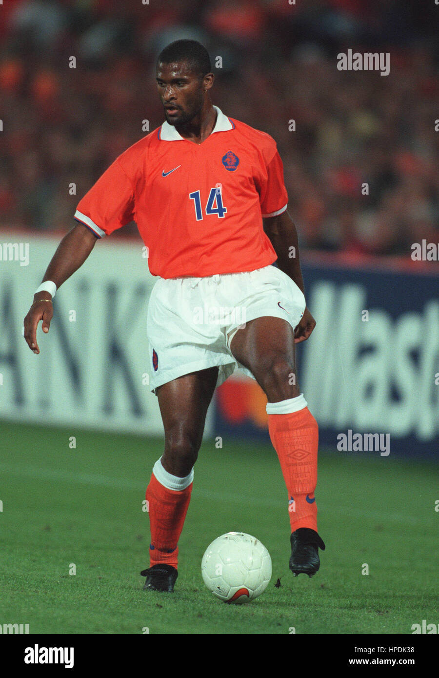 WINSTON BOGARDE HOLLAND & AC MILAN 09 September 1997 Stock Photo - Alamy