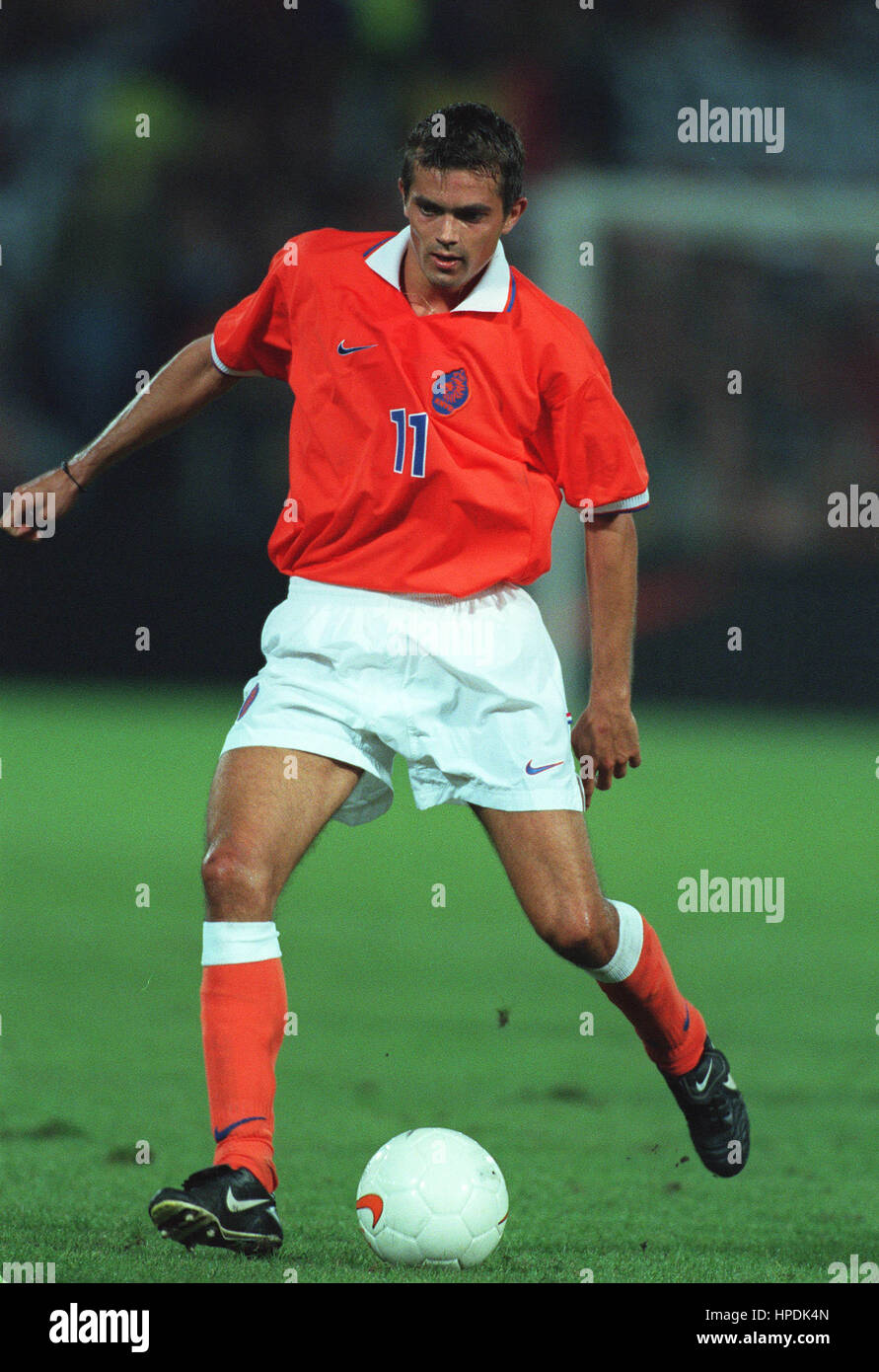 PHILLIP COCU HOLLAND & PSV EINDHOVEN 09 September 1997 Stock Photo - Alamy