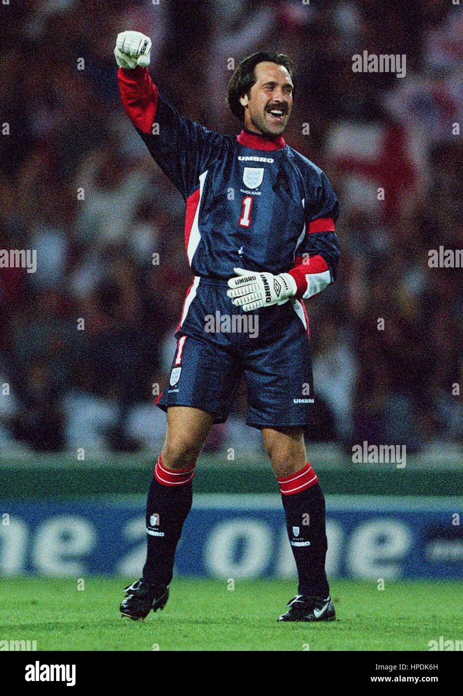 DAVID SEAMAN ENGLAND & ARSENAL FC 11 September 1997 Stock Photo - Alamy
