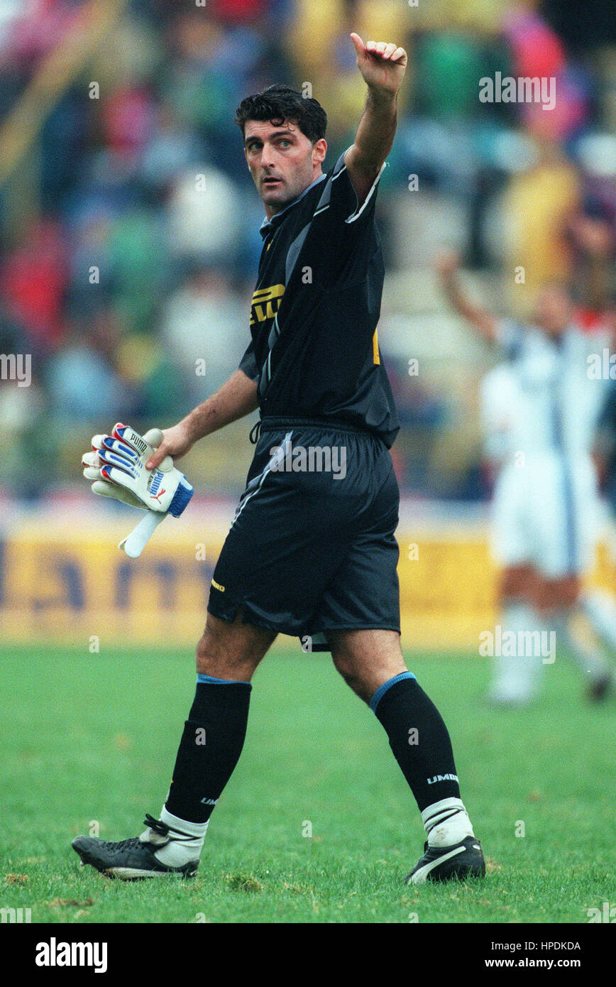 GIANLUCA PAGLIUCA INTER MILAN FC 18 September 1997 Stock Photo - Alamy
