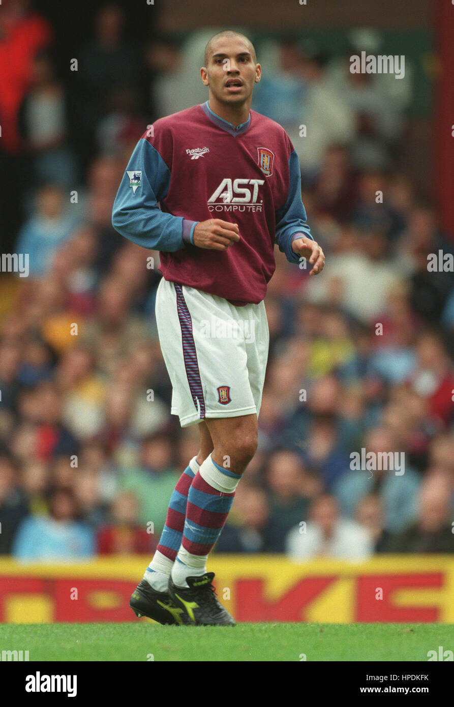 Aston villa stan collymore hi-res stock photography and images - Alamy