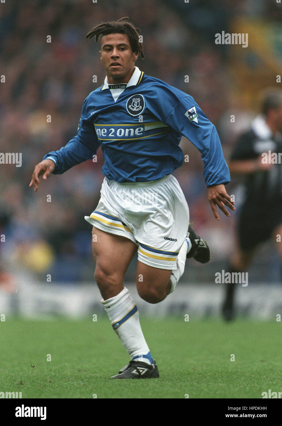DANNY CADAMARTERI EVERTON FC 24 September 1997 Stock Photo - Alamy