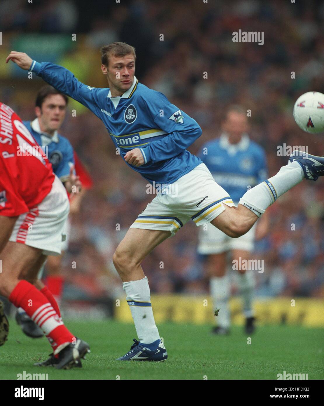 DUNCAN FERGUSON EVERTON FC 24 September 1997 Stock Photo - Alamy