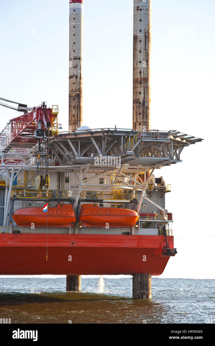 Offshore drilling rig mud hi-res stock photography and images - Alamy