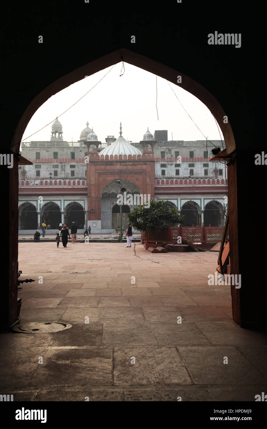 Fatehpuri Mosque (Masjid) Entrance, New Delhi (Photo Copyright © by ...