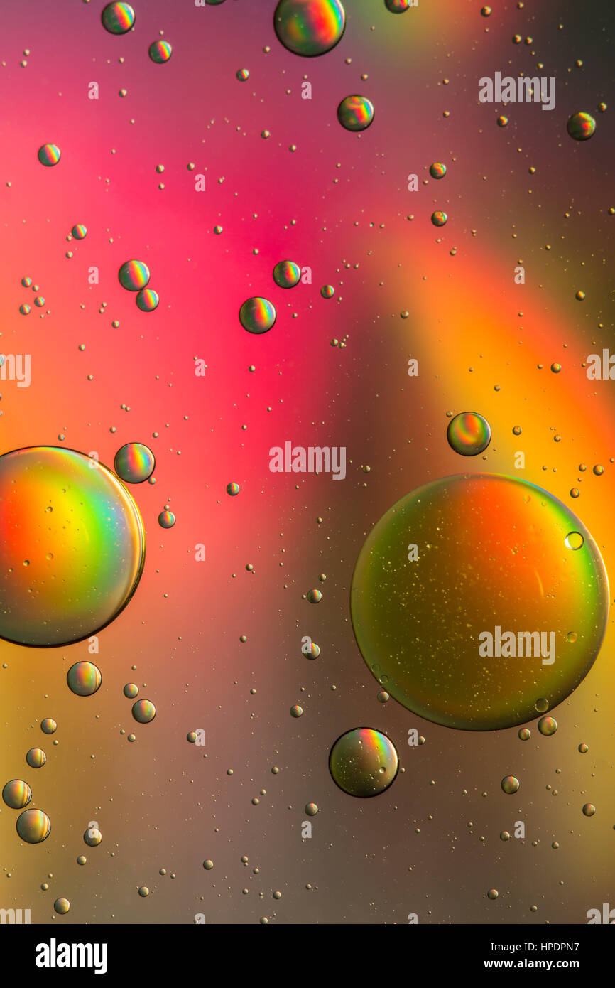 Psychedelic oil and water abstract Stock Photo - Alamy