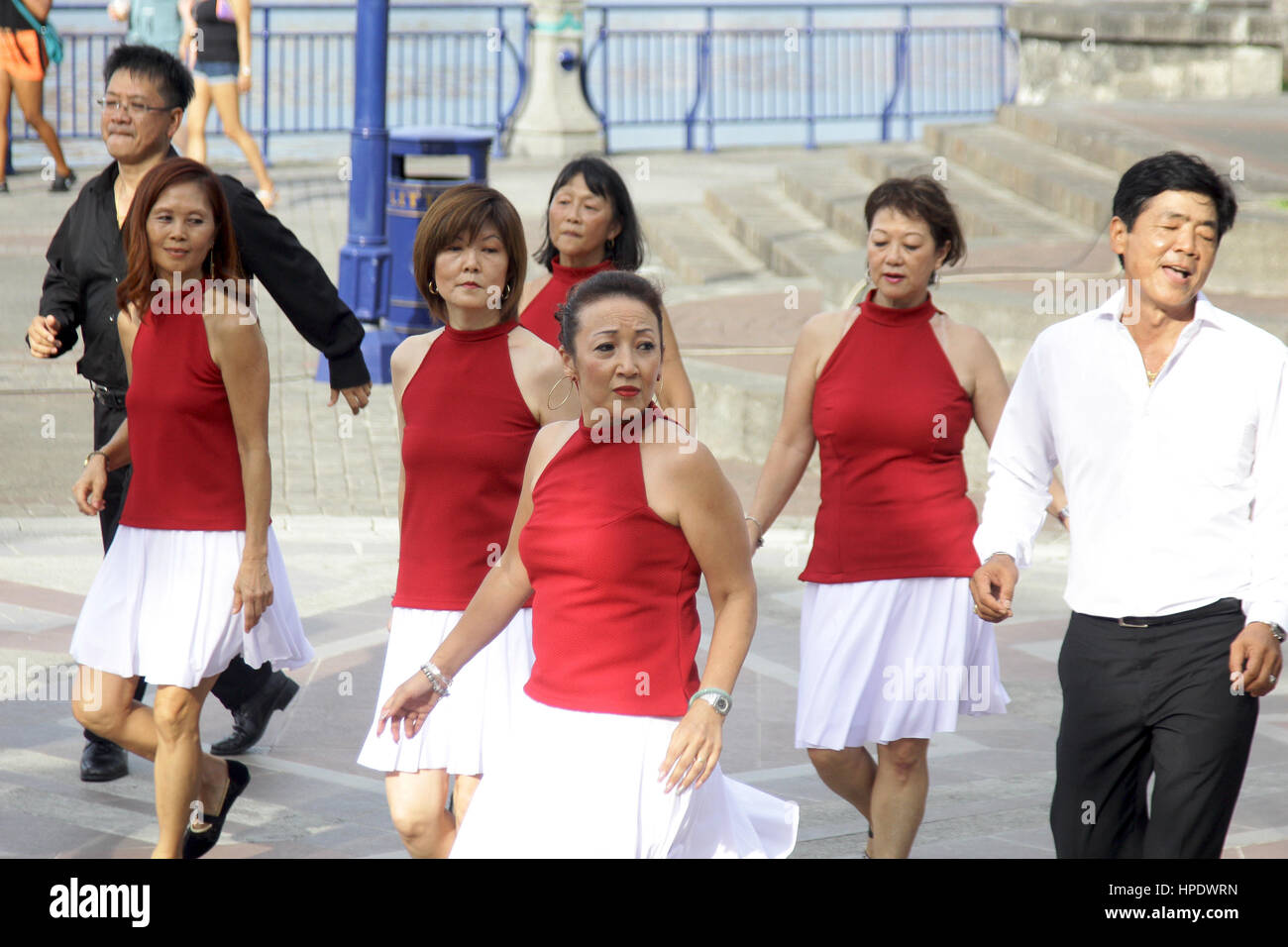 Everyone dances hi-res stock photography and images - Alamy