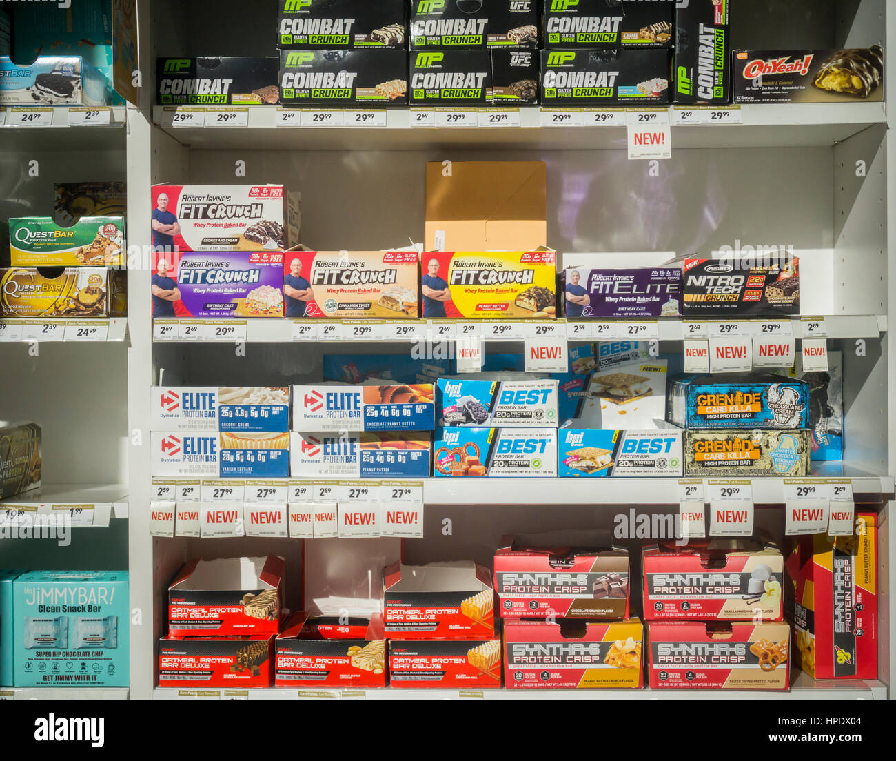 Energy bar supermarket shelf hi-res stock photography and images - Alamy