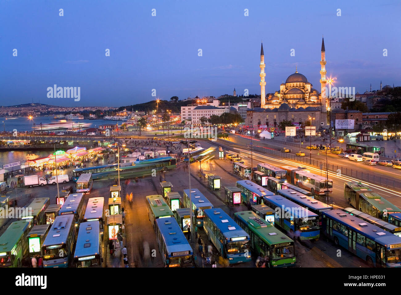 Bus station mosque hi-res stock photography and images - Alamy
