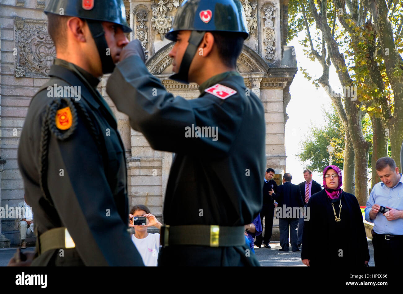 Soldier soldiers guard guards hi-res stock photography and images - Alamy