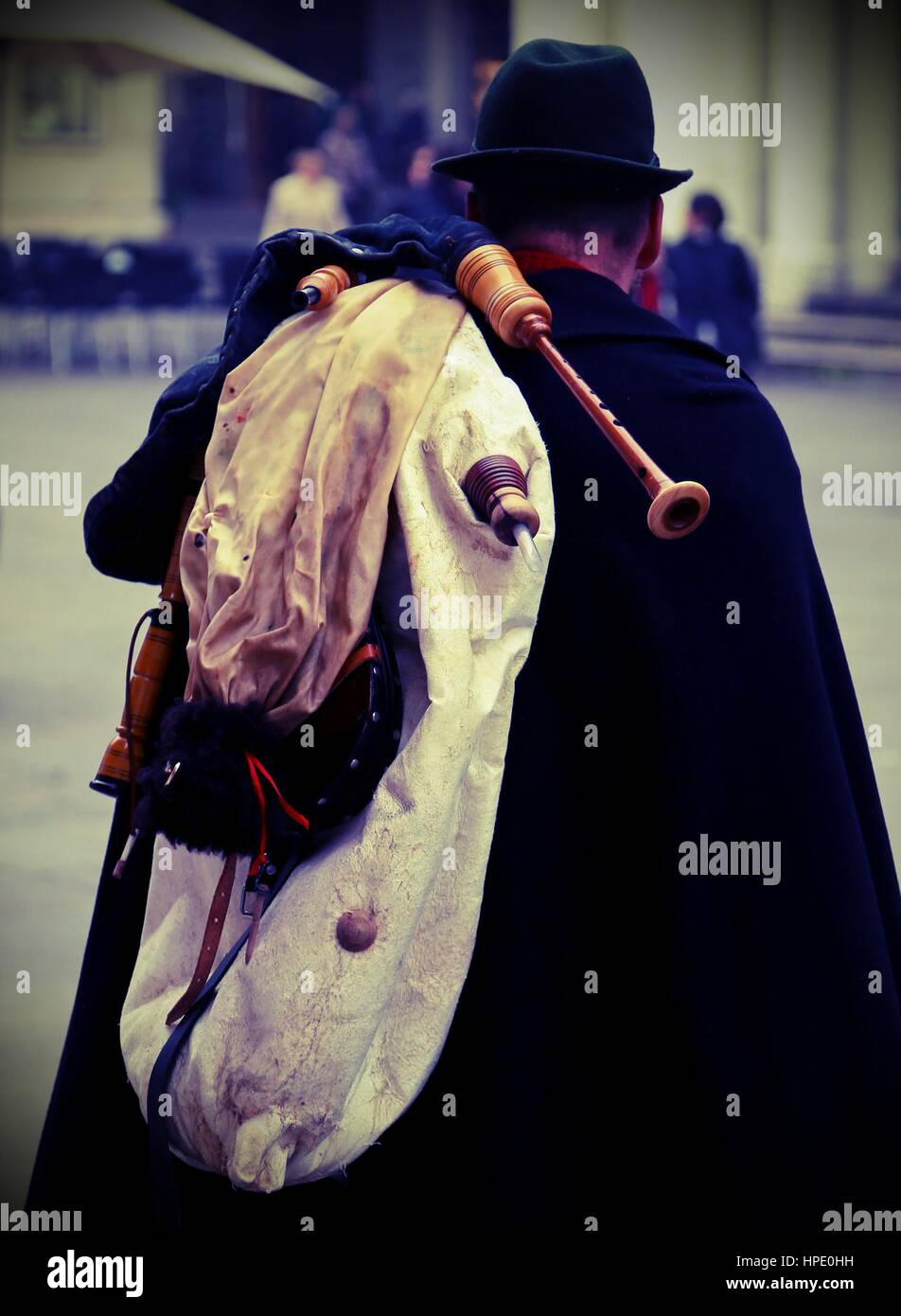 Antique bagpipes hi-res stock photography and images - Alamy