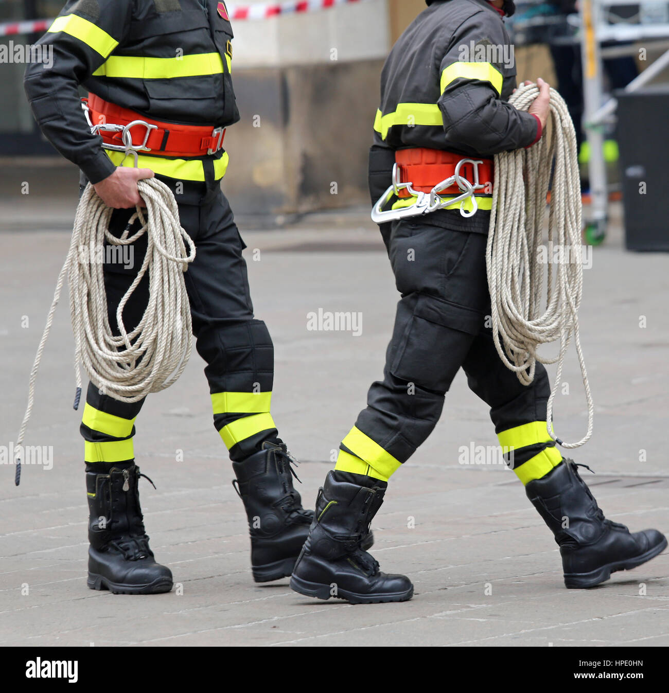 Rope firefighters hi-res stock photography and images - Alamy