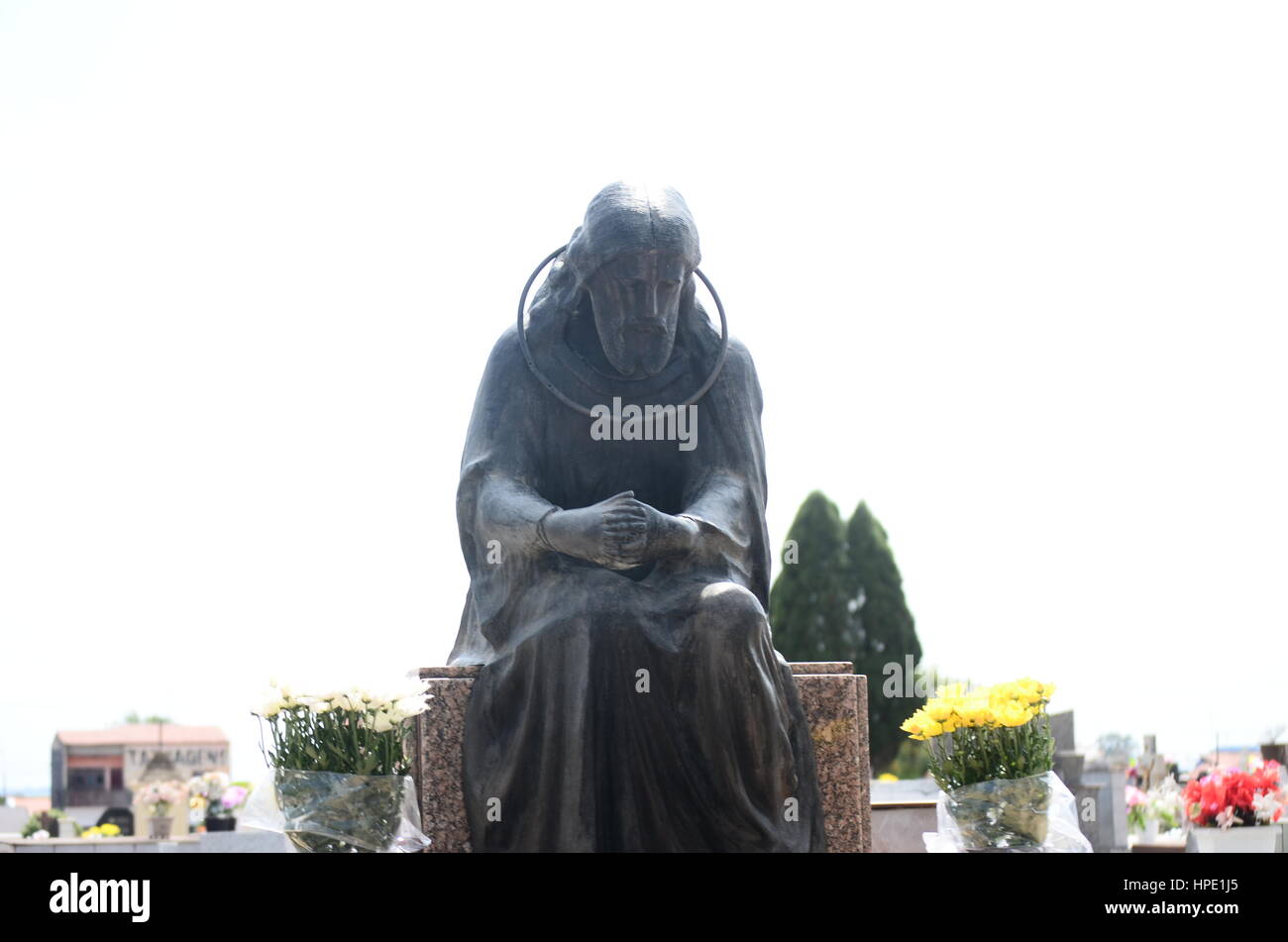 Jesus Statue on Graveyard Stock Photo - Alamy