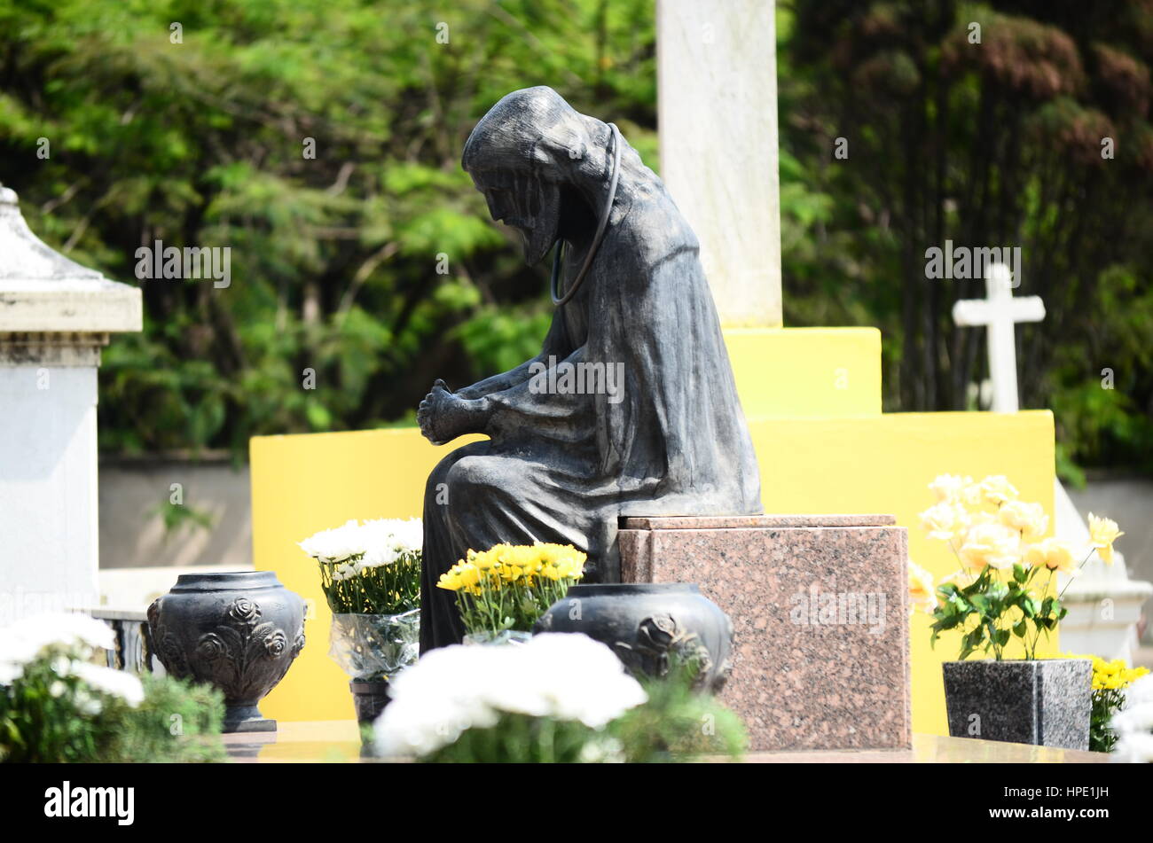 Christian graveyard hi-res stock photography and images - Alamy