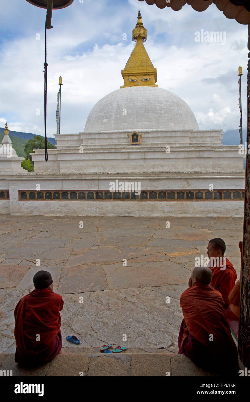 Sangchen dorji lhundrup koeling buddhist college for nuns hi-res stock ...