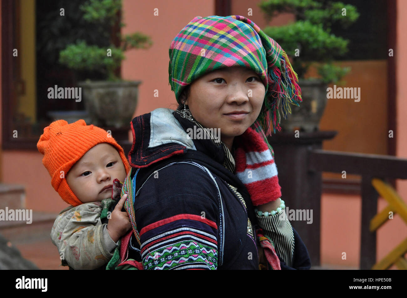 SA PA - FEBRUARY 23, 2013: An unidentified Hmong woman carrying her ...
