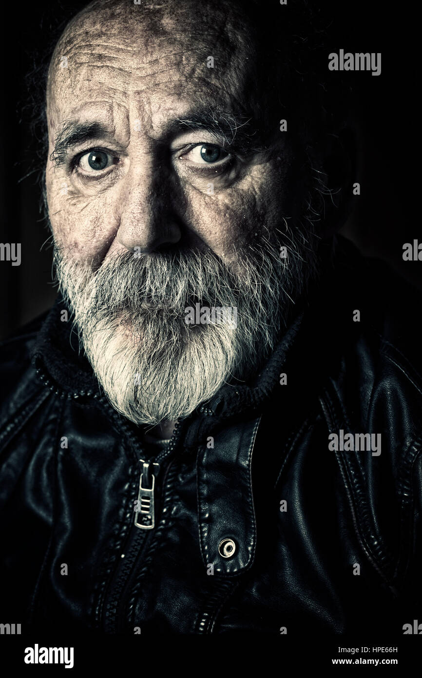 Portrait homeless elder man hi-res stock photography and images - Alamy
