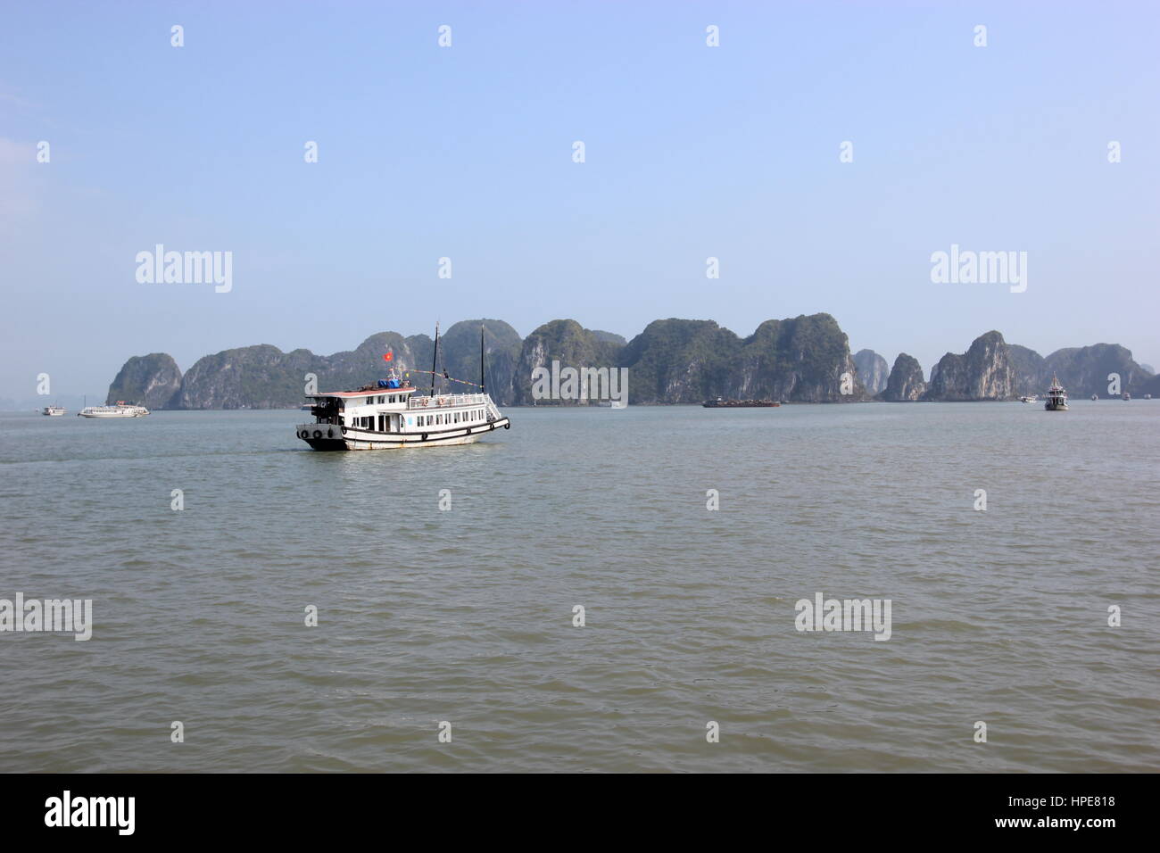Junk boats in Halong Bay, Vietnam Stock Photo - Alamy