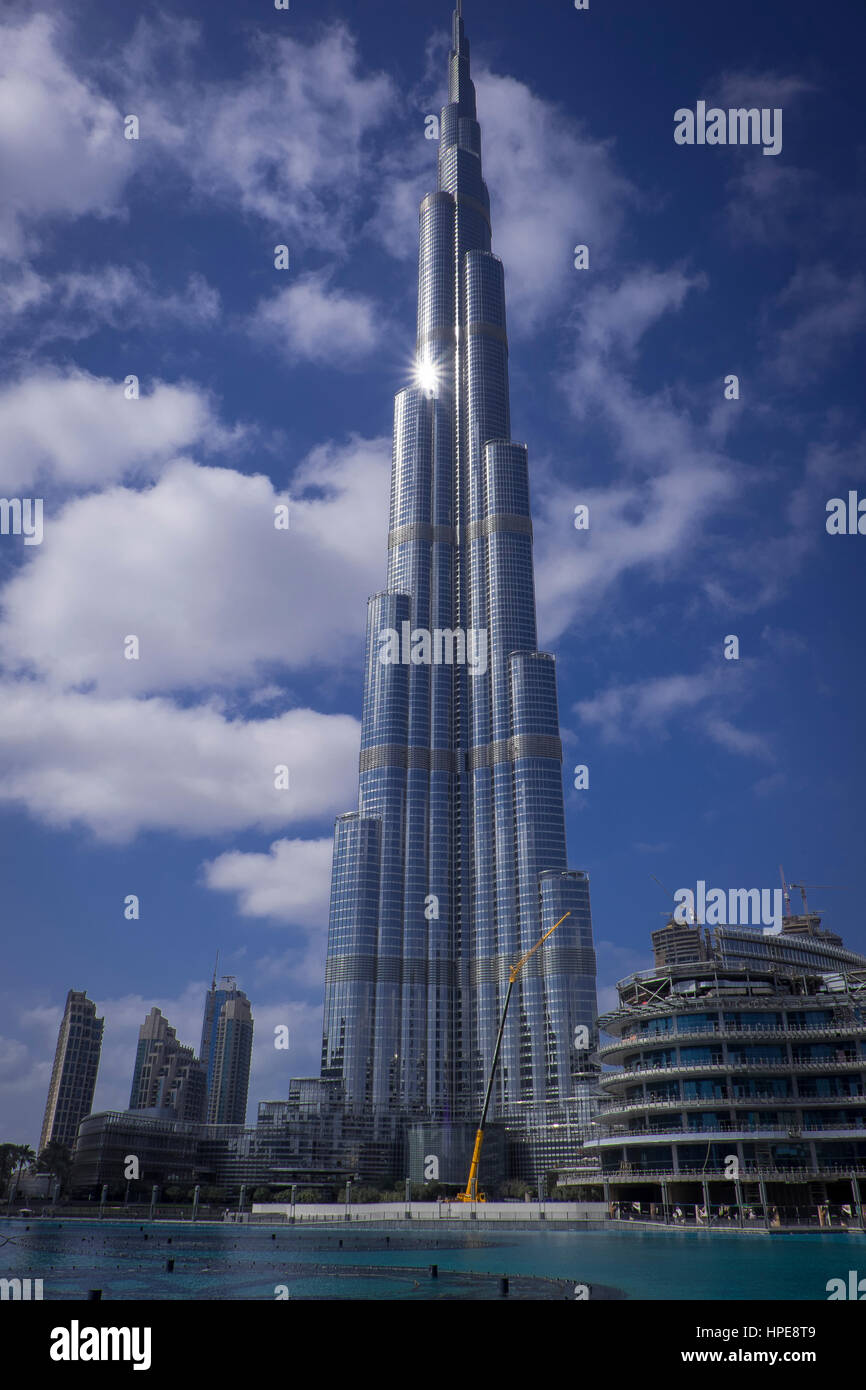 Cladding system which is designed to withstand dubais hot summer hi-res ...