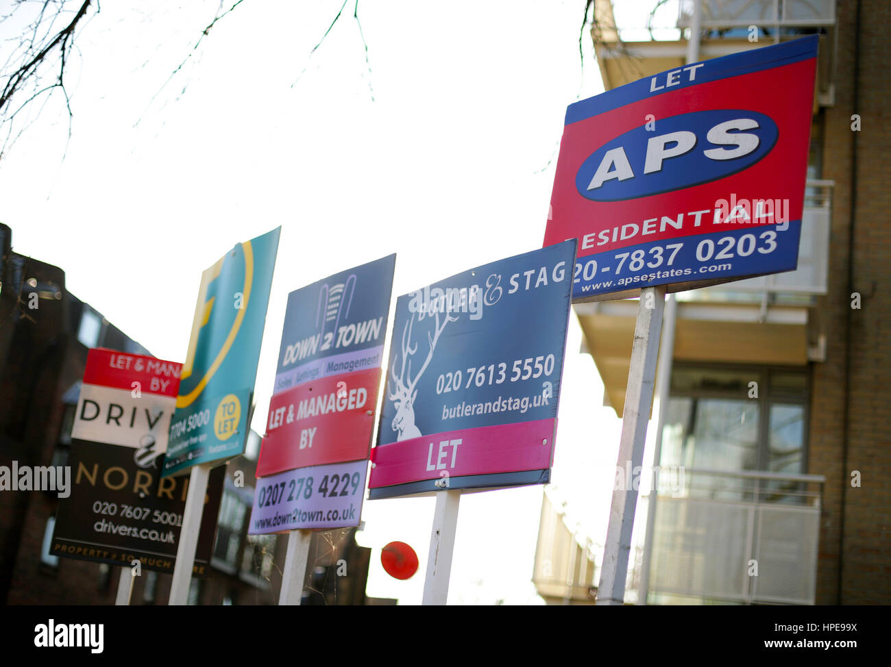 Apartment signs hi-res stock photography and images - Alamy