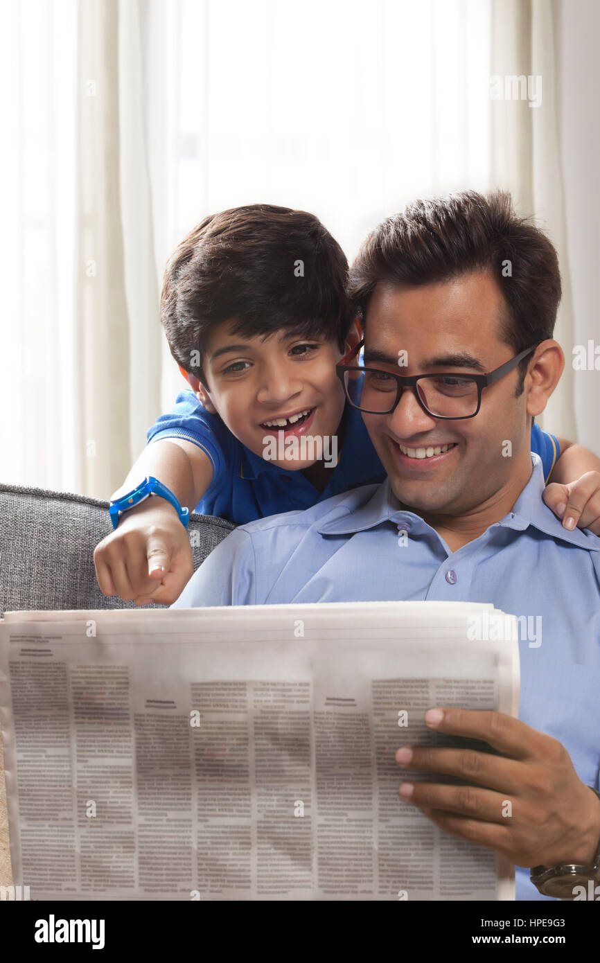 Boy pointing at boy hi-res stock photography and images - Alamy
