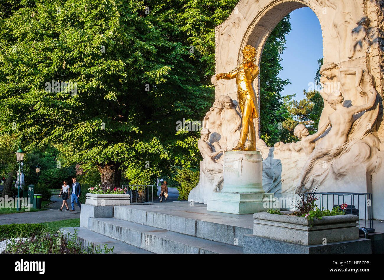 Johann Strauss Monument, in Stadtpark (City Park), Vienna , Austria Stock Photo - Alamy