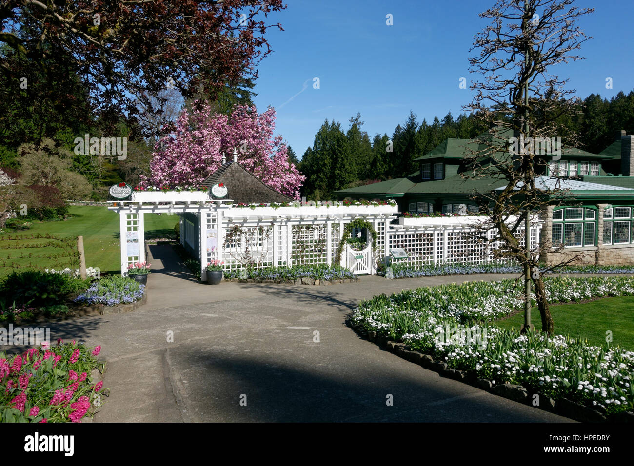Butchart Gardens in Spring. The Dining Room entrance from the Piazza ...