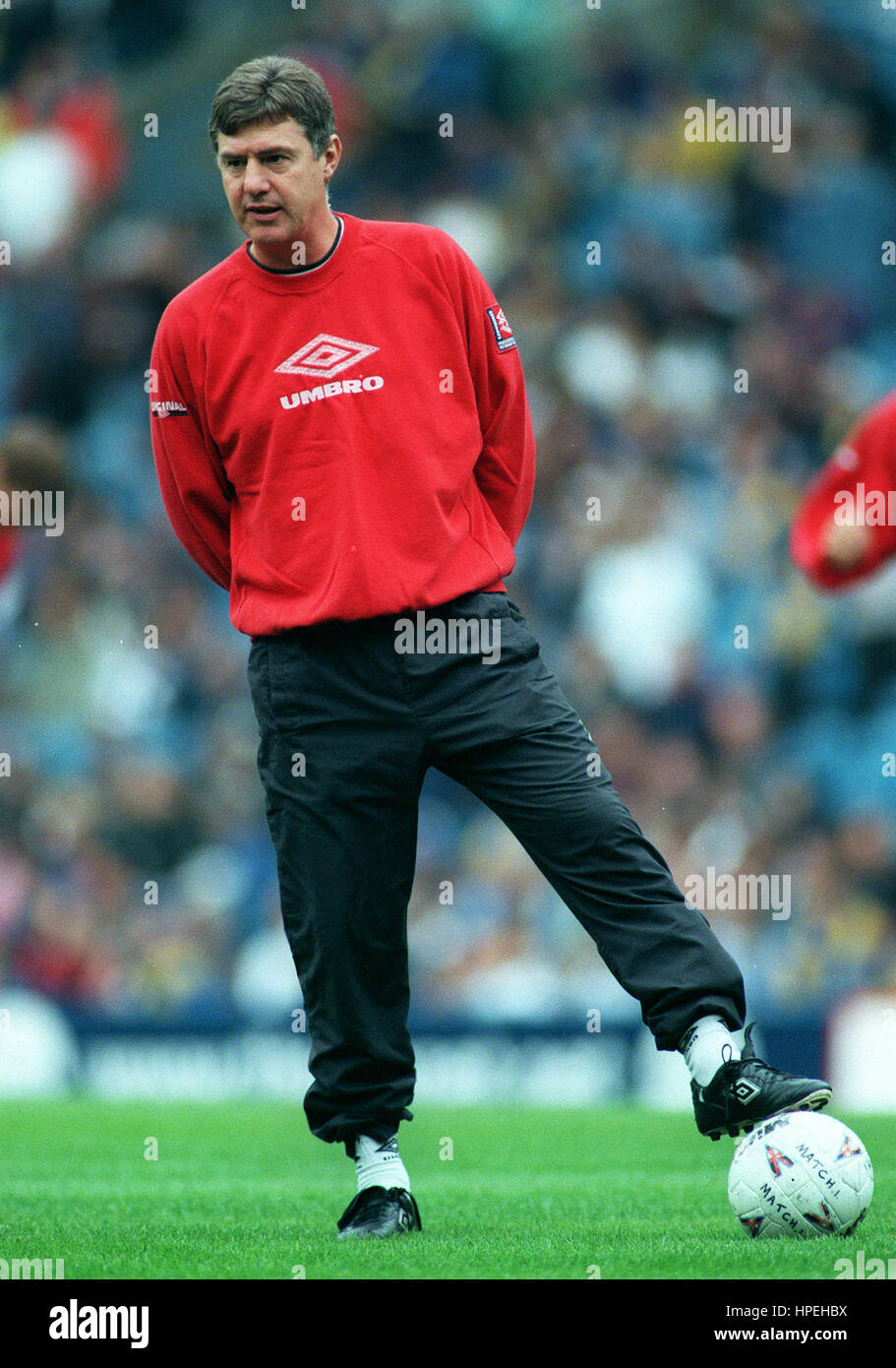 BRIAN KIDD MANCHESTER UNITED ASST.MANAGER 30 September 1997 Stock Photo - Alamy