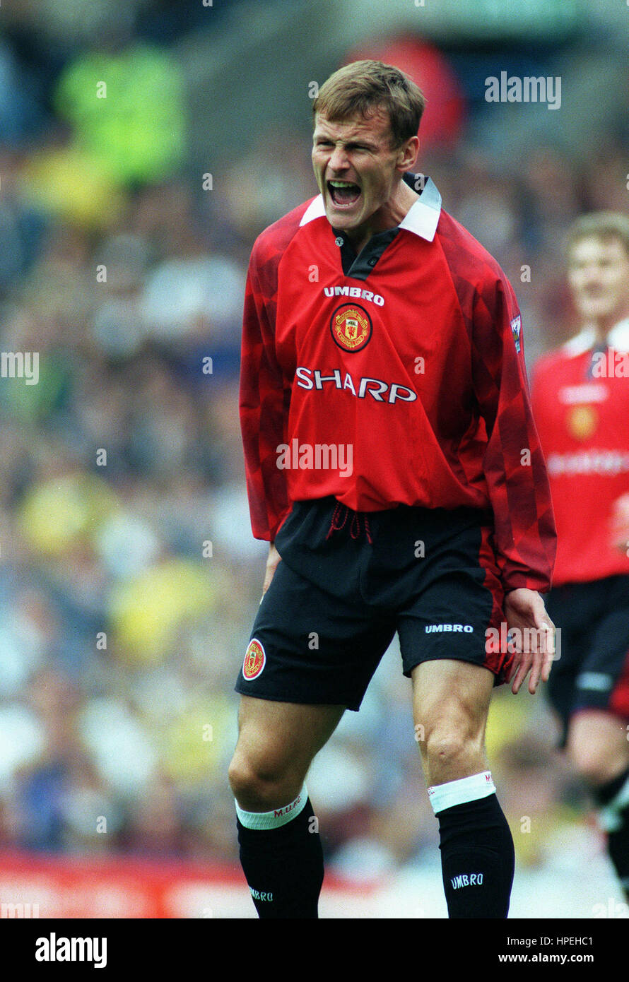 TEDDY SHERINGHAM MANCHESTER UNITED FC 30 September 1997 Stock Photo - Alamy