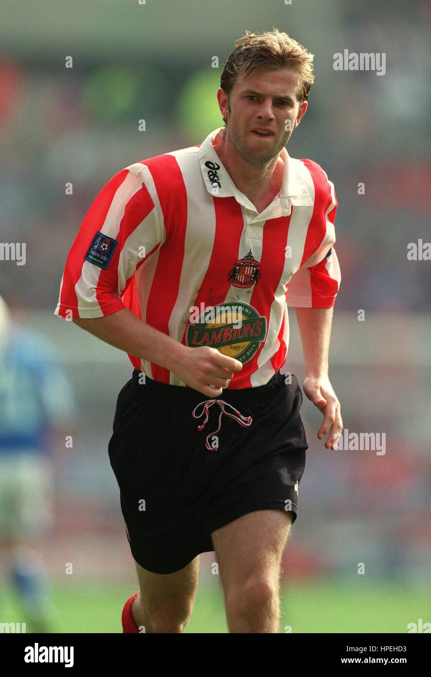 MARTIN SMITH SUNDERLAND FC 30 September 1997 Stock Photo - Alamy