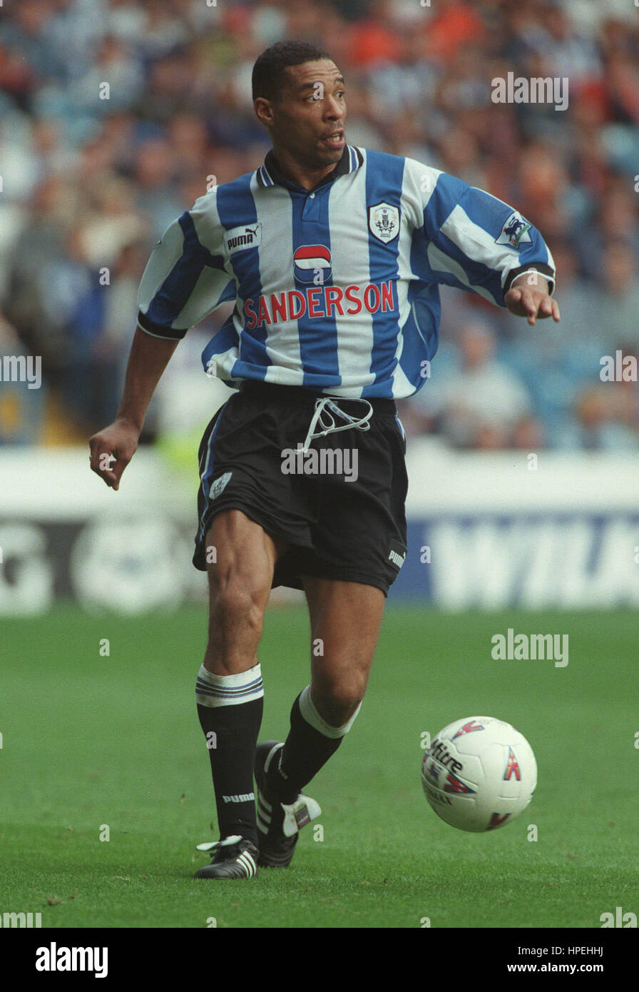 Des Walker Football Stock Photos & Des Walker Football Stock Images - Alamy