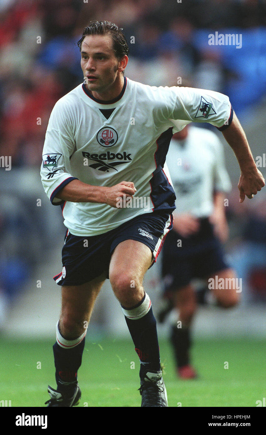 DEAN HOLDSWORTH BOLTON WANDERERS FC 05 October 1997 Stock Photo - Alamy