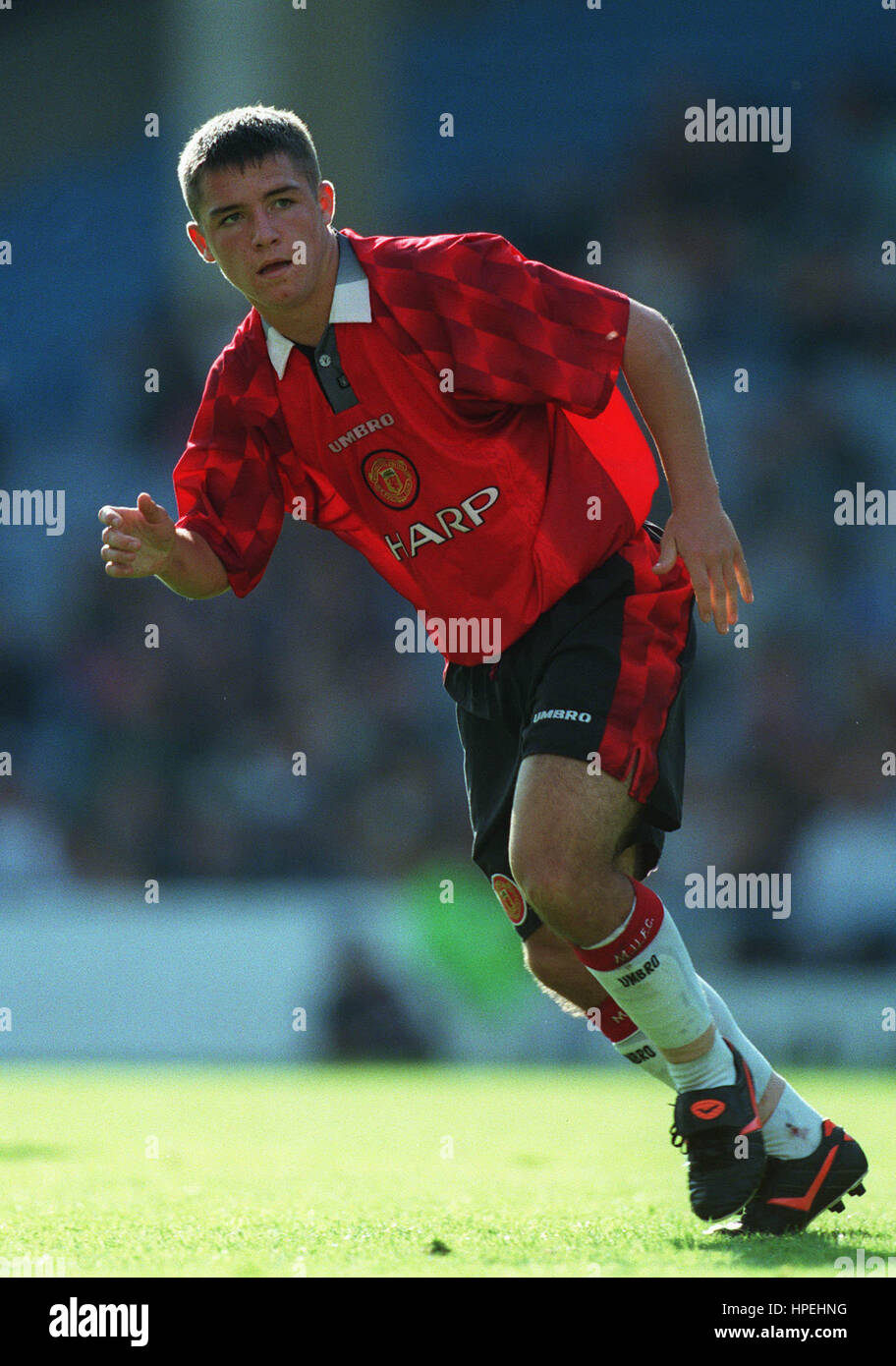 ALEX KNOTTMAN MANCHESTER UNITED FC 06 October 1997 Stock Photo - Alamy