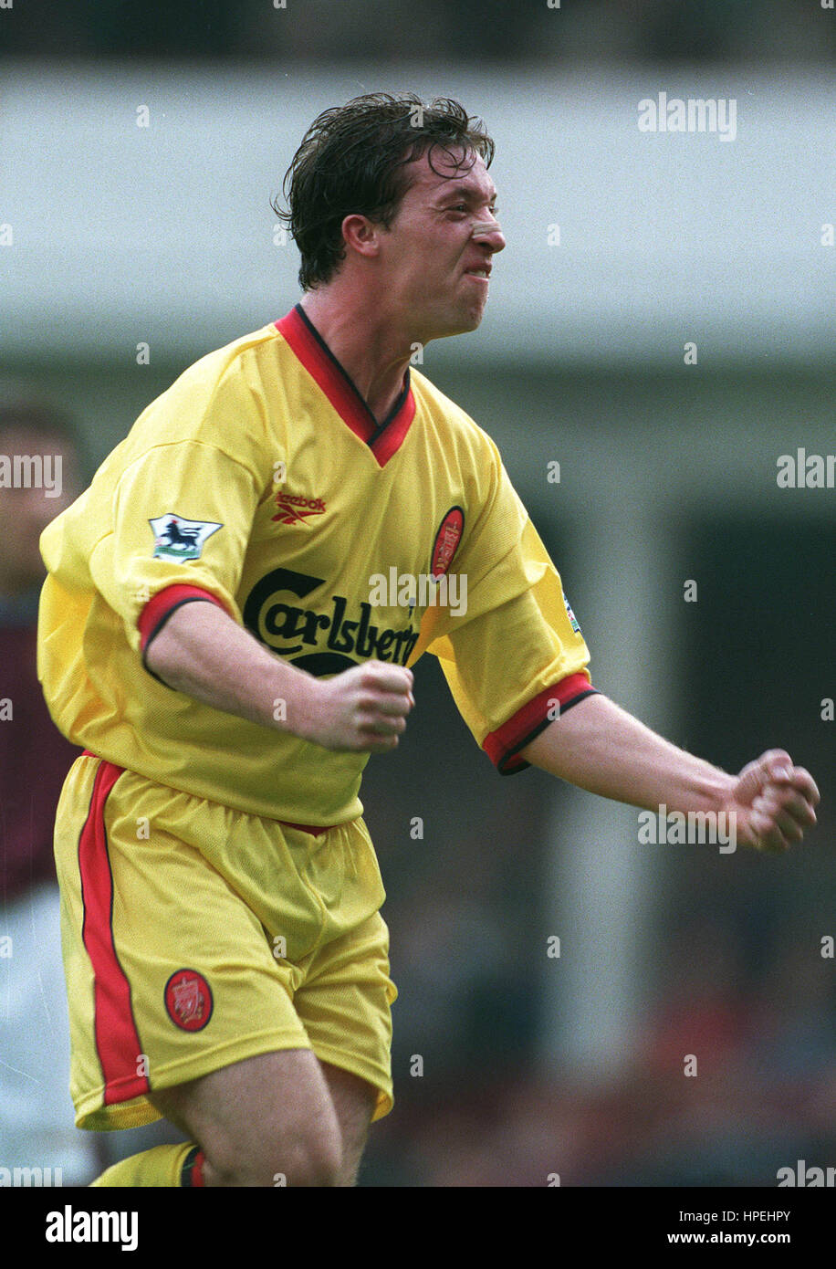 ROBBIE FOWLER LIVERPOOL FC 06 October 1997 Stock Photo - Alamy