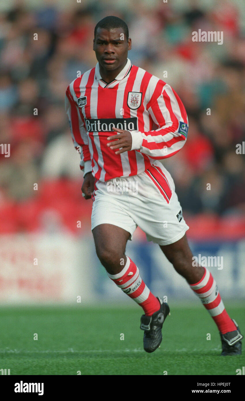 Ray wallace hi-res stock photography and images - Alamy