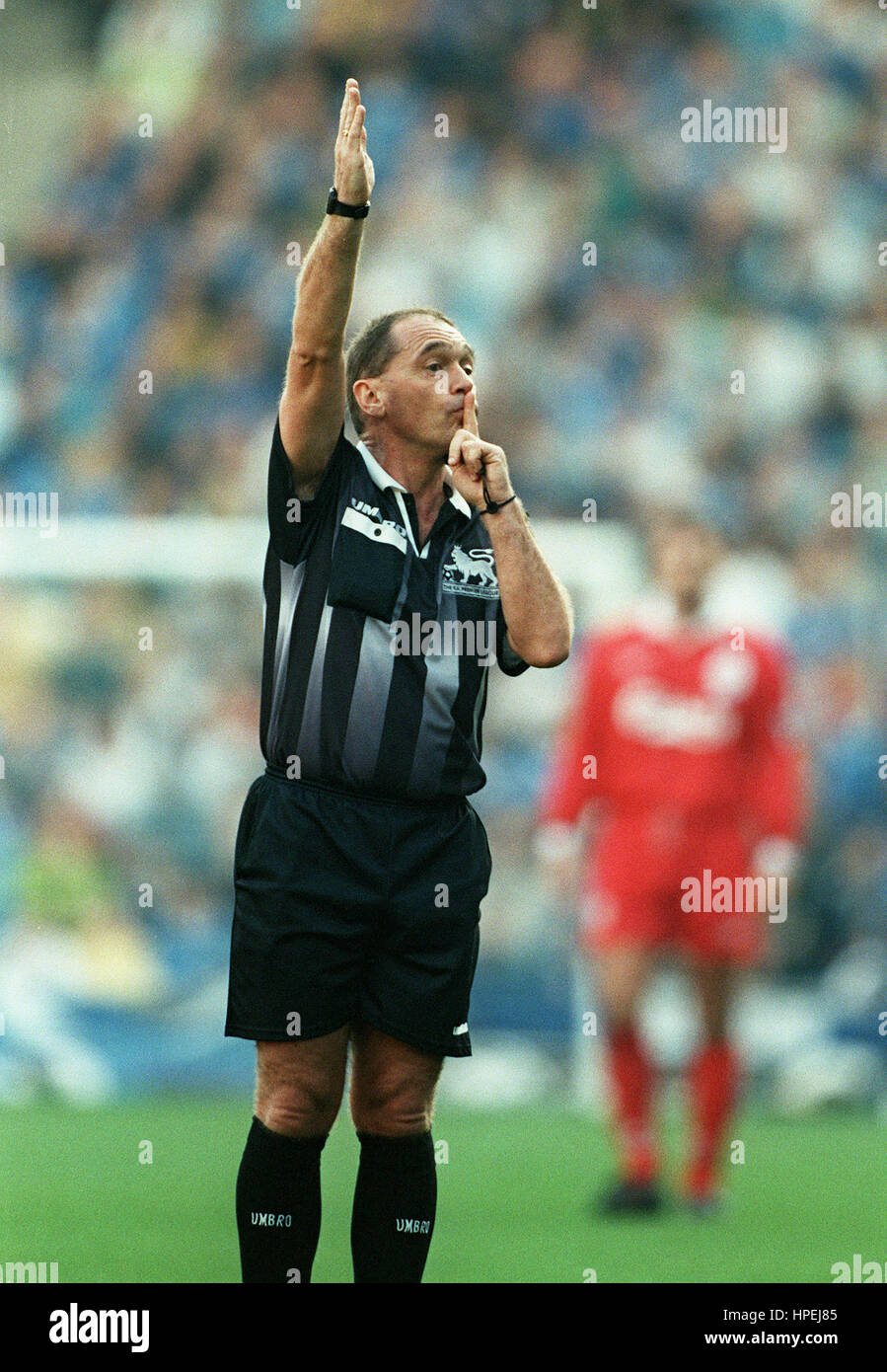 MIKE REED PREMIER LEAGUE REFEREE 20 October 1997 Stock Photo - Alamy