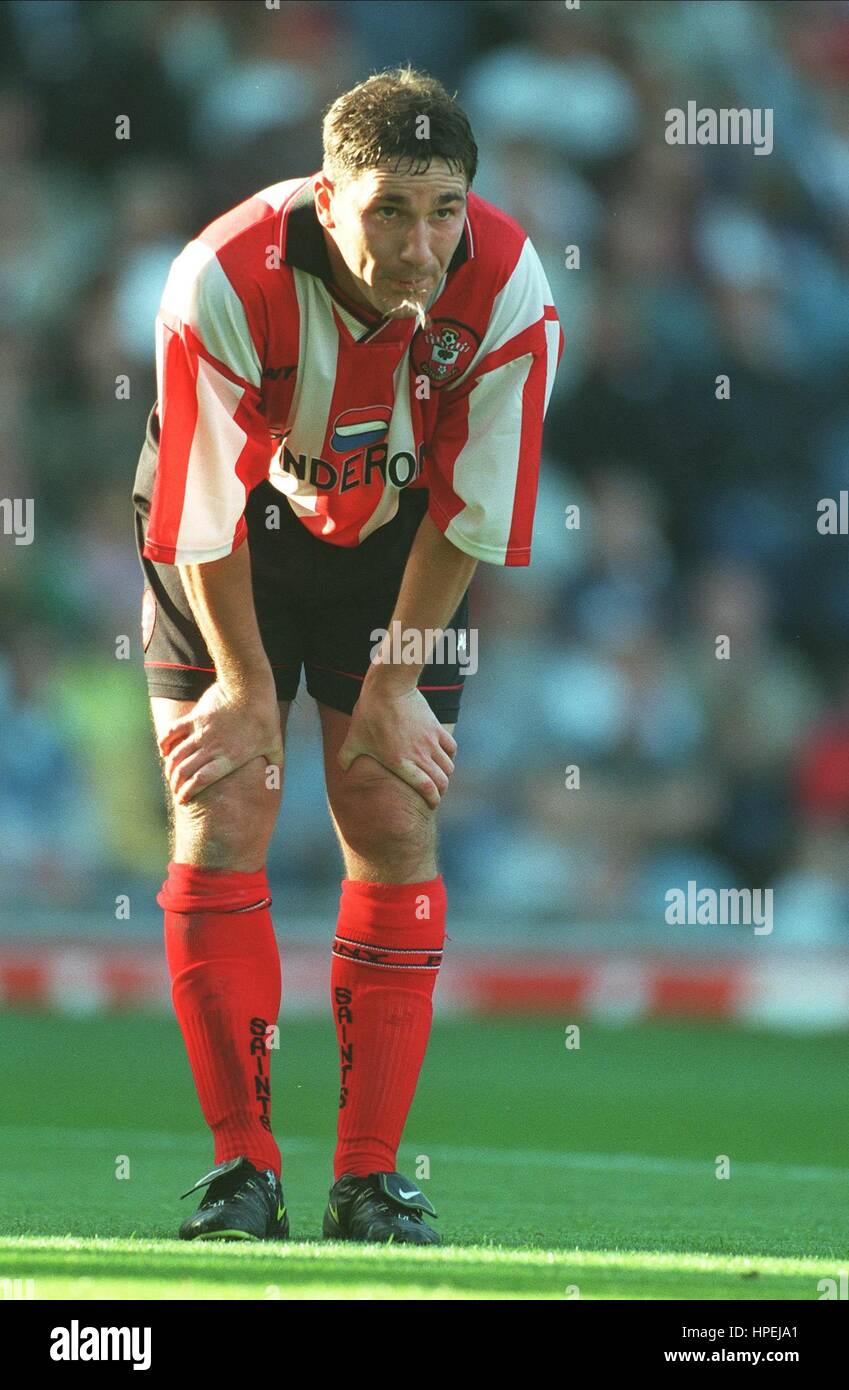 DAVID HIRST SOUTHAMPTON FC 20 October 1997 Stock Photo - Alamy