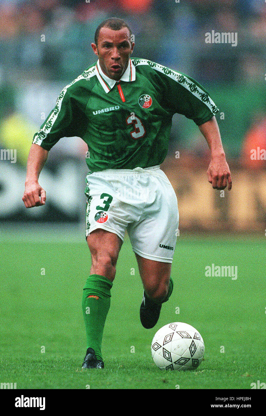TERRY PHELAN EIRE & EVERTON FC 20 October 1997 Stock Photo - Alamy